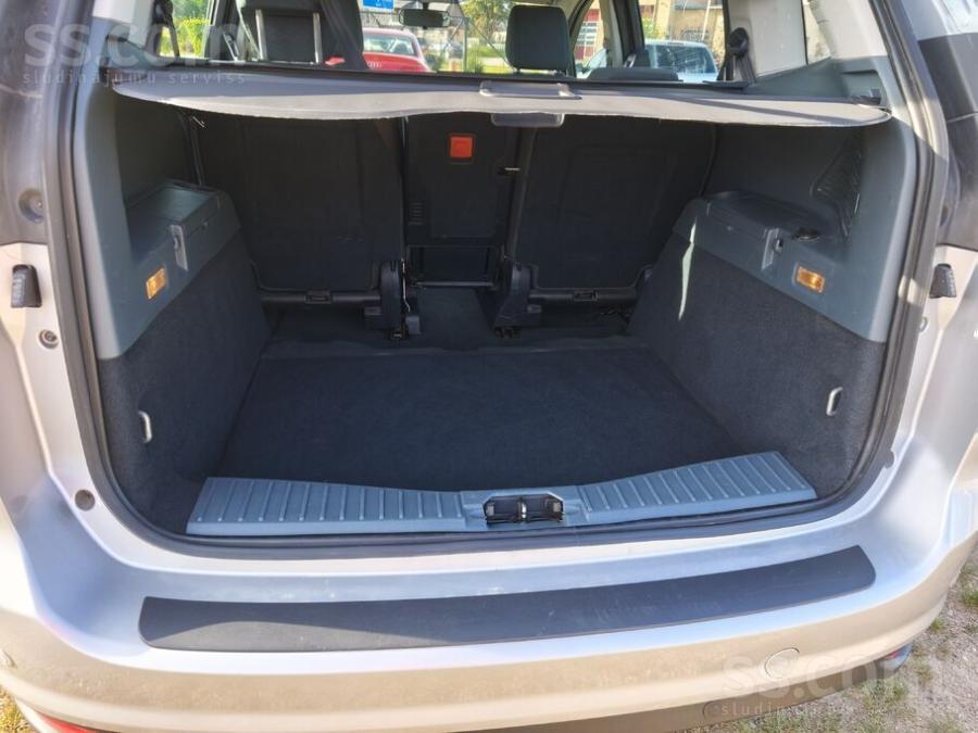 Pelēks Ford C-Max 2012 Kuldīga, ar dzinēja tilpumu 1.60 L un nobraukumu 233 tūkst. km par 4890 €, foto 13 vietnē AUTOMOTO.COM.LV