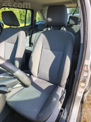 Pelēks Ford C-Max 2012 Kuldīga, ar dzinēja tilpumu 1.60 L un nobraukumu 233 tūkst. km par 4890 €, foto 19 vietnē AUTOMOTO.COM.LV