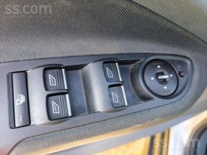 Pelēks Ford C-Max 2012 Kuldīga, ar dzinēja tilpumu 1.60 L un nobraukumu 233 tūkst. km par 4890 €, foto 21 vietnē AUTOMOTO.COM.LV