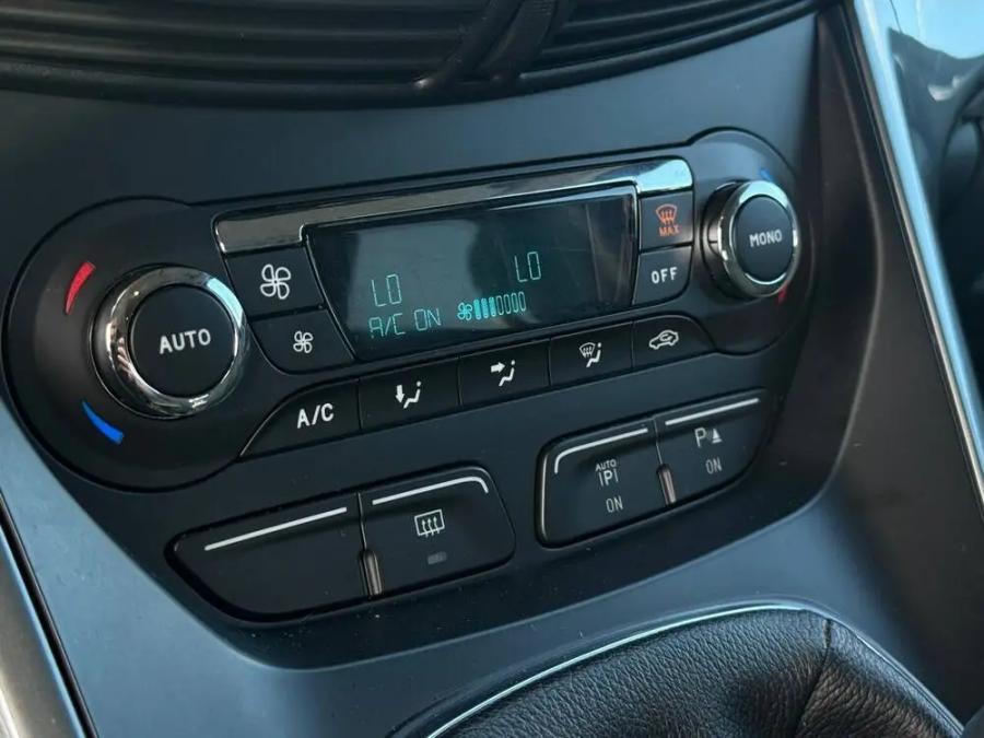 Grey Ford C-Max 2012 in Jelgava, with an engine capacity of 2.00 L and mileage of 266 thousand km for 4990 €, photo 18 on AUTOMOTO.COM.LV