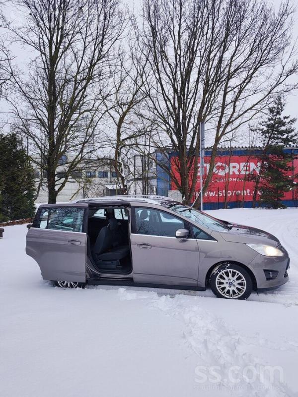 Grey Ford C-Max 2013 in Riga, with an engine capacity of 1.20 L and mileage of 240 thousand km for 4000 €, photo 3 on AUTOMOTO.COM.LV