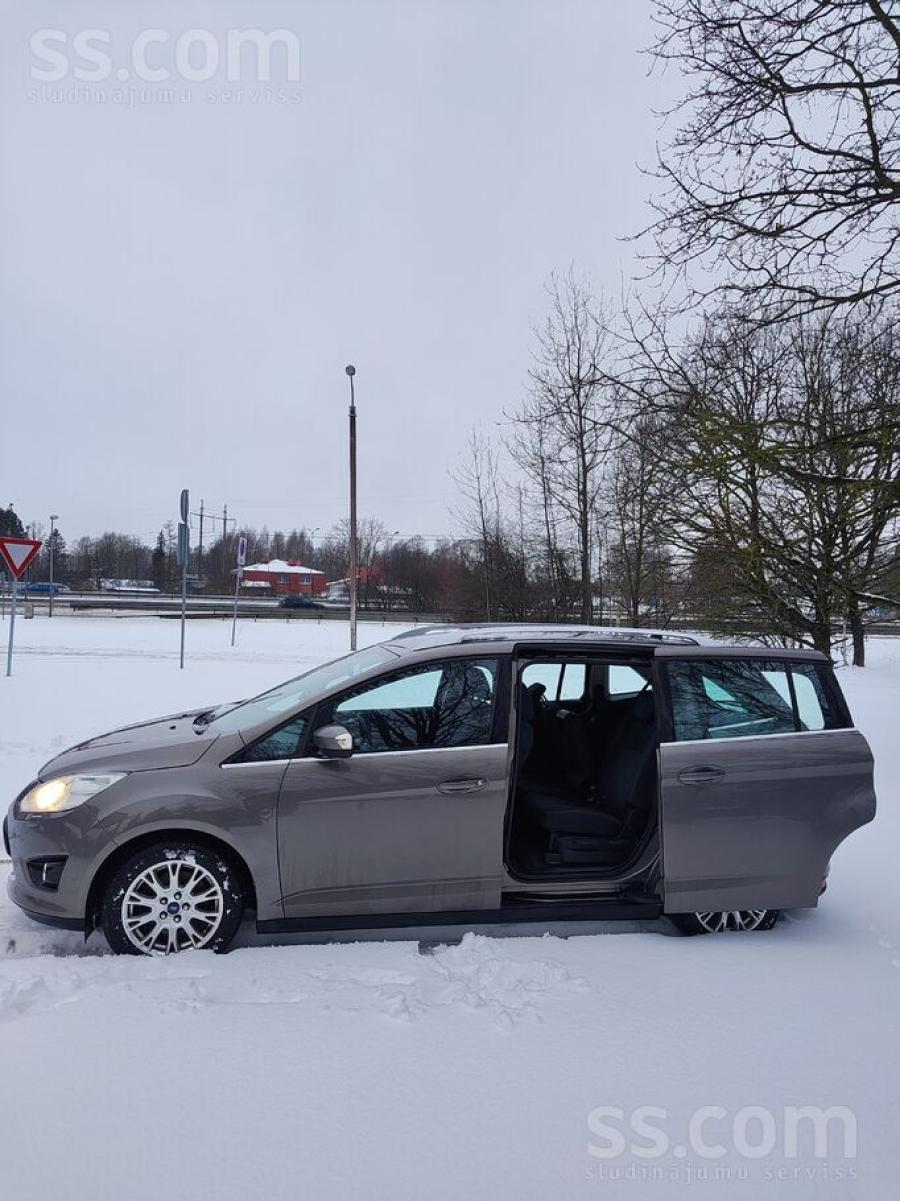 Grey Ford C-Max 2013 in Riga, with an engine capacity of 1.20 L and mileage of 240 thousand km for 4000 €, photo 5 on AUTOMOTO.COM.LV