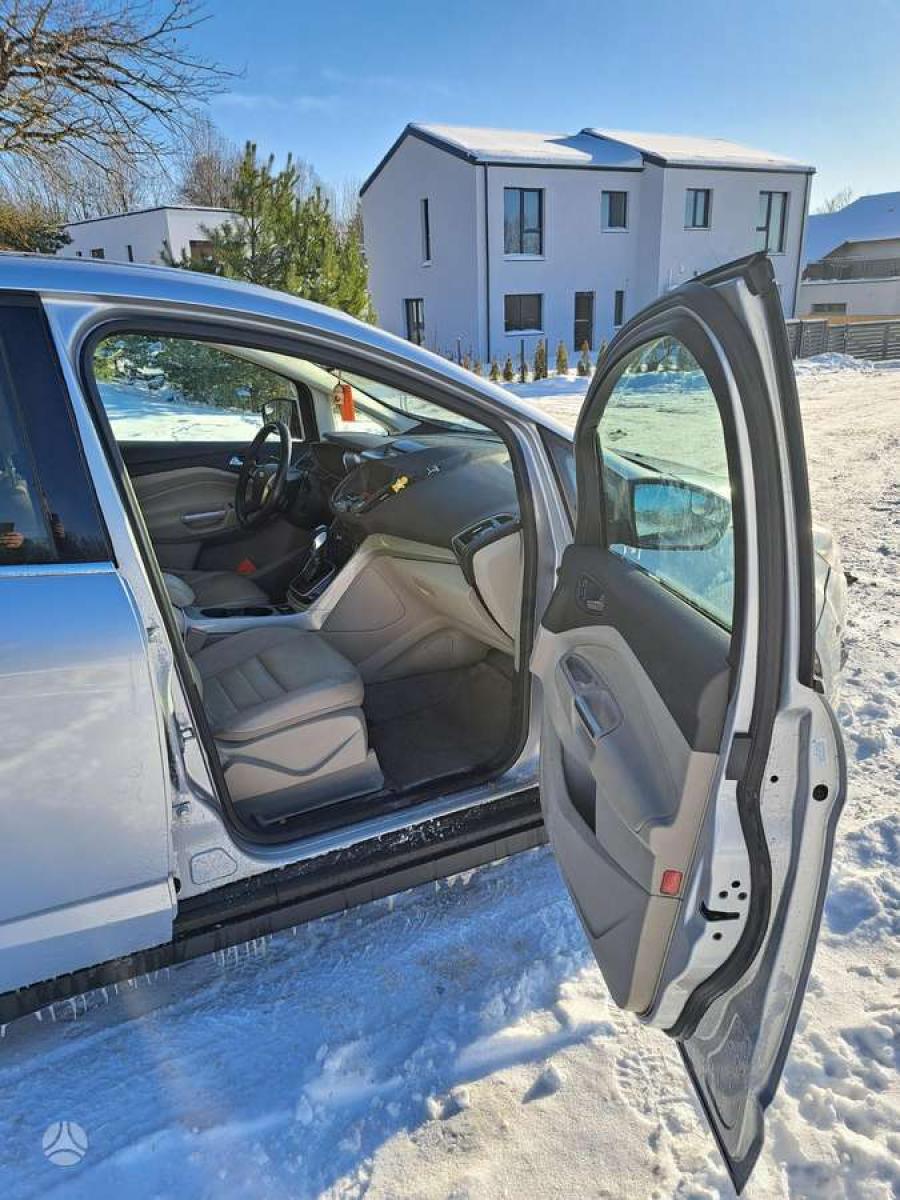 Grey Ford C-Max 2013 in Kaunas, with an engine capacity of 2.00 L and mileage of 169 thousand km for 4750 €, photo 6 on AUTOMOTO.COM.LV