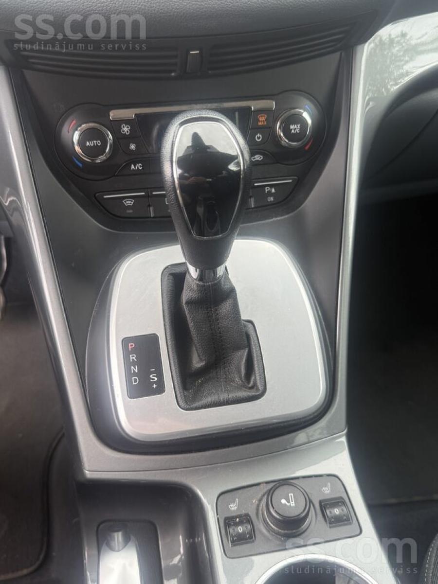 Grey Ford C-Max 2013 in Riga, with an engine capacity of 2.00 L and mileage of 245 thousand km for 3950 €, photo 8 on AUTOMOTO.COM.LV
