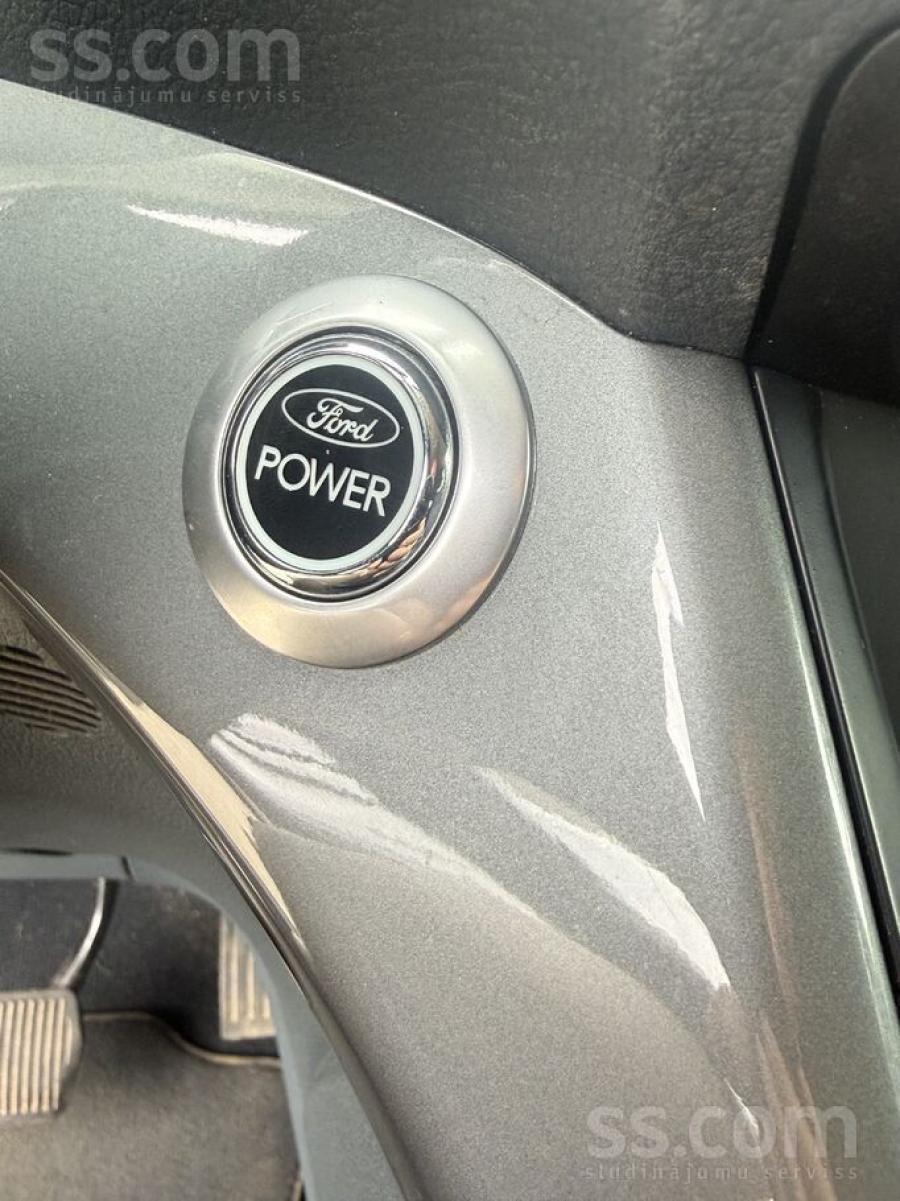 Grey Ford C-Max 2013 in Riga, with an engine capacity of 2.00 L and mileage of 245 thousand km for 3950 €, photo 9 on AUTOMOTO.COM.LV