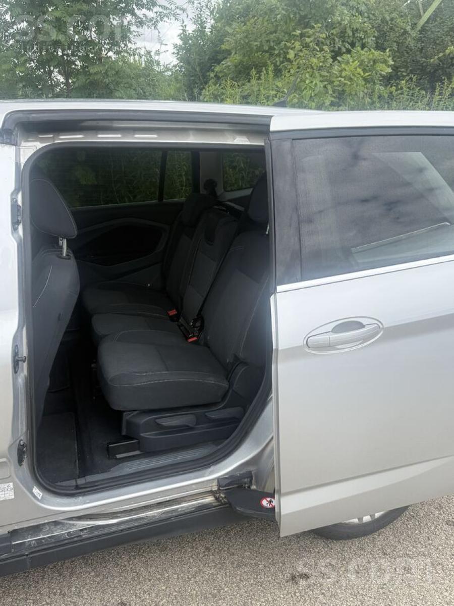 Grey Ford C-Max 2013 in Riga, with an engine capacity of 2.00 L and mileage of 245 thousand km for 3950 €, photo 13 on AUTOMOTO.COM.LV