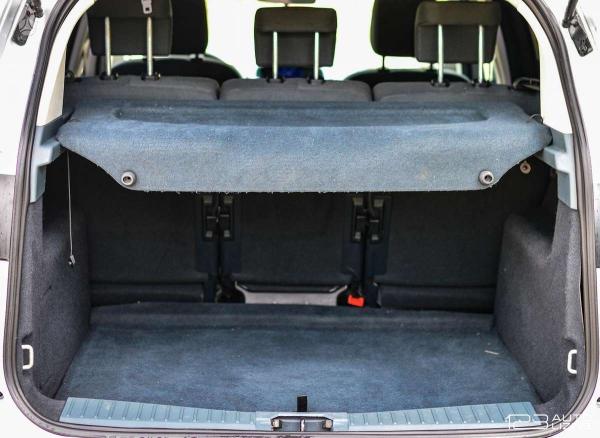 Grey Ford C-Max 2013 in Kretinga, with an engine capacity of 1.60 L and mileage of 286 thousand km for 3850 €, photo 7 on AUTOMOTO.COM.LV
