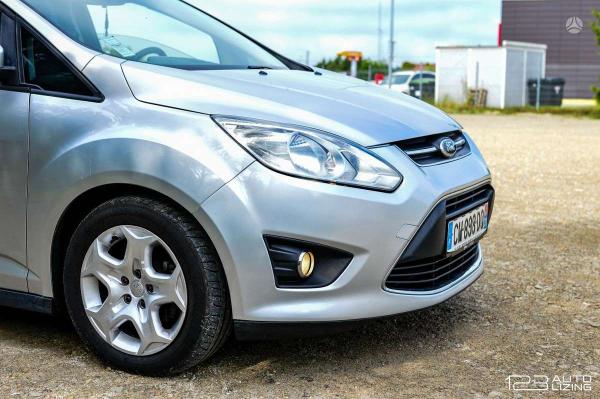 Pelēks Ford C-Max 2013 Kretinga, ar dzinēja tilpumu 1.60 L un nobraukumu 286 tūkst. km par 3850 €, foto 3 vietnē AUTOMOTO.COM.LV