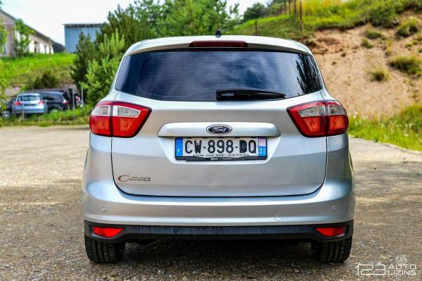 Pelēks Ford C-Max 2013 Kretinga, ar dzinēja tilpumu 1.60 L un nobraukumu 286 tūkst. km par 3850 €, foto 5 vietnē AUTOMOTO.COM.LV