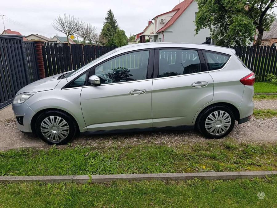 Grey Ford C-Max 2013 in Marijampole, with an engine capacity of 1.00 L and mileage of 141 thousand km for 3200 €, photo 7 on AUTOMOTO.COM.LV