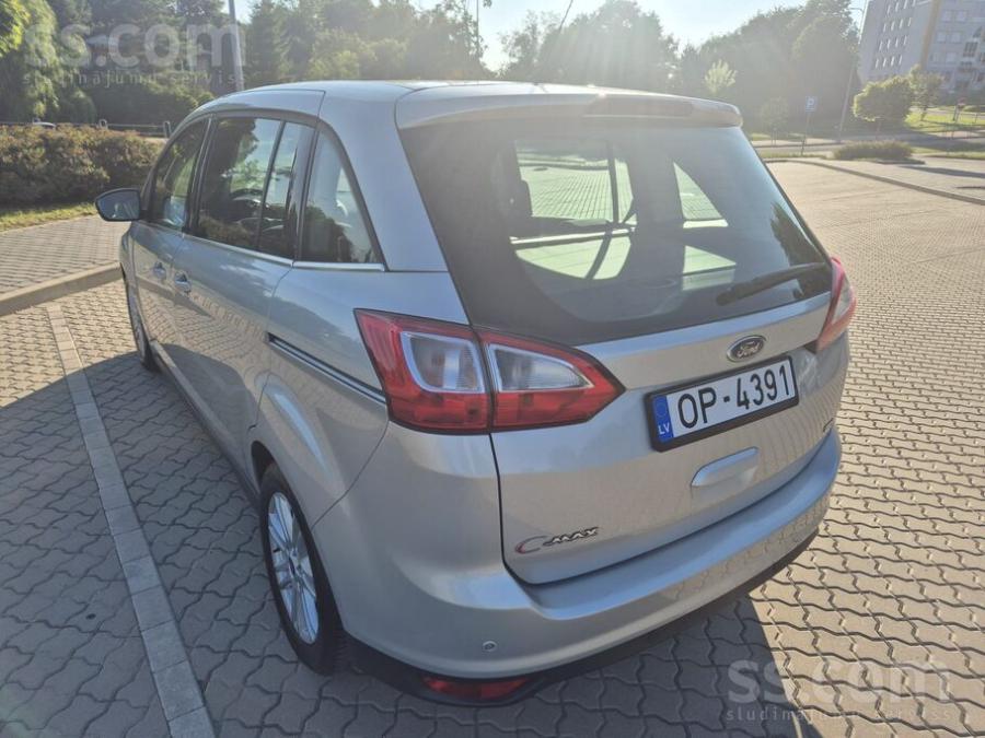 Grey Ford C-Max 2013 in Saldus, with an engine capacity of 1.00 L and mileage of 115 thousand km for 5150 €, photo 4 on AUTOMOTO.COM.LV