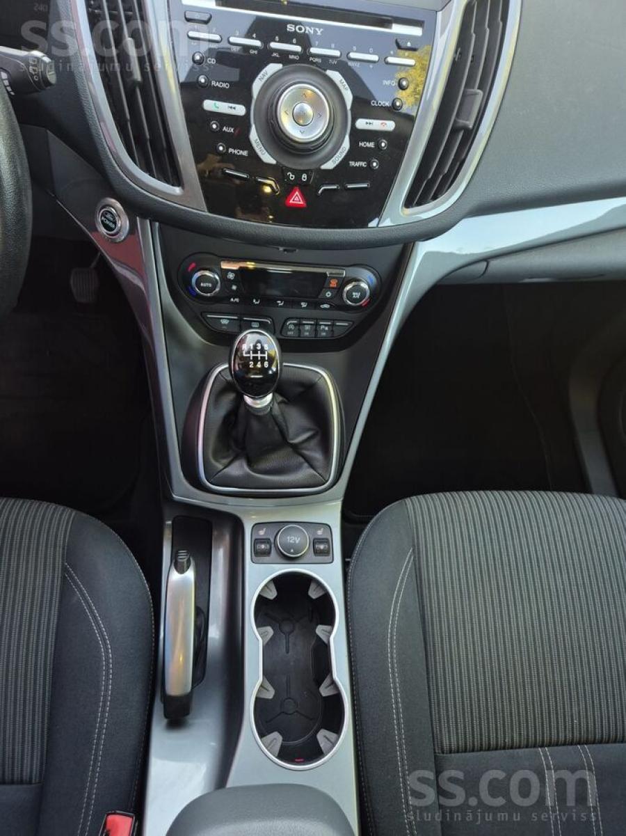 Grey Ford C-Max 2013 in Saldus, with an engine capacity of 1.00 L and mileage of 115 thousand km for 5150 €, photo 17 on AUTOMOTO.COM.LV