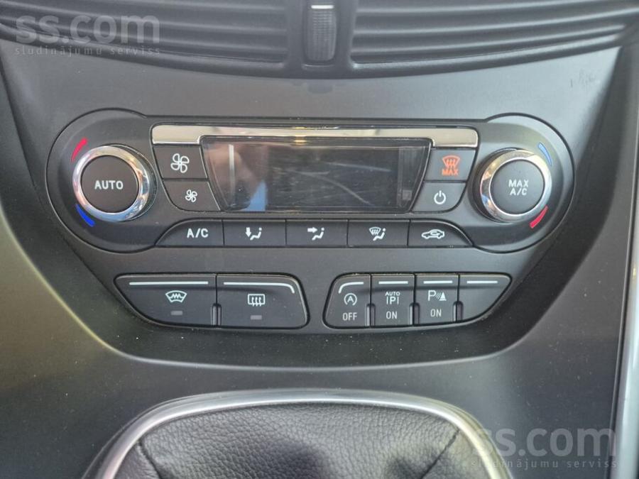 Grey Ford C-Max 2013 in Saldus, with an engine capacity of 1.00 L and mileage of 115 thousand km for 5150 €, photo 18 on AUTOMOTO.COM.LV