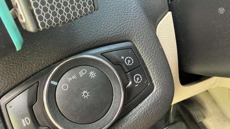 Grey Ford C-Max 2013 in Vilnius, with an engine capacity of 2.00 L and mileage of 110 thousand km for 4650 €, photo 24 on AUTOMOTO.COM.LV