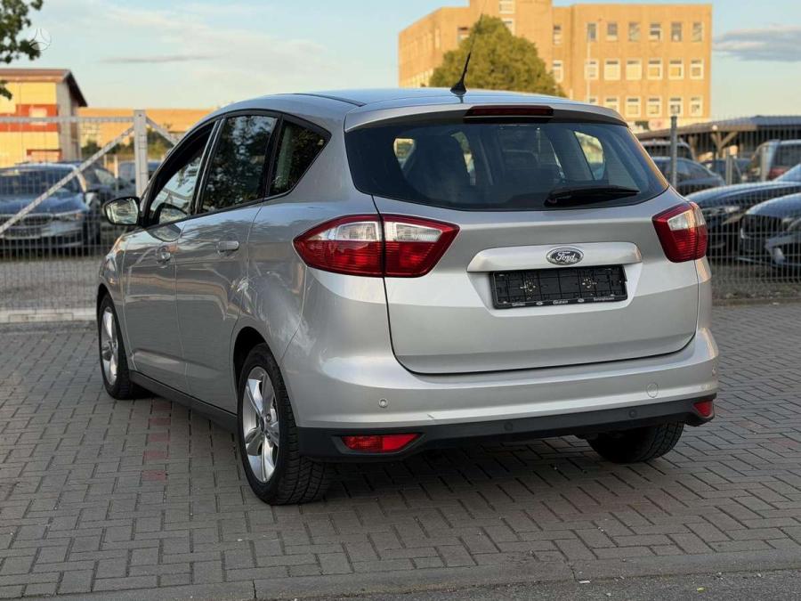 Grey Ford C-Max 2013 in Kretinga, with an engine capacity of 1.00 L and mileage of 191 thousand km for 4750 €, photo 6 on AUTOMOTO.COM.LV