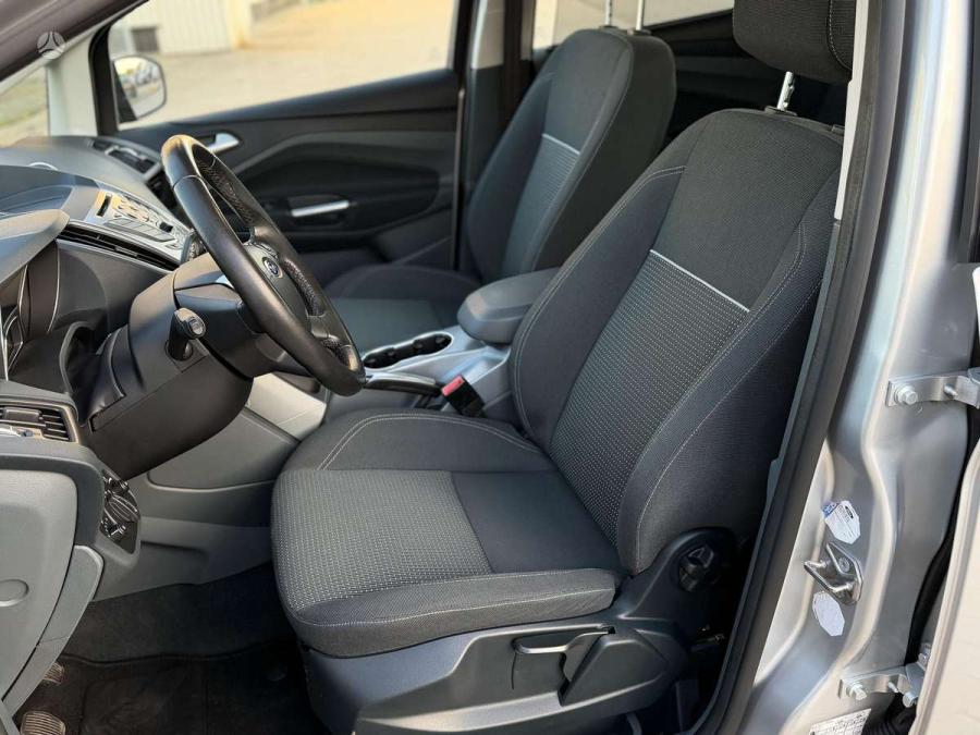 Grey Ford C-Max 2013 in Kretinga, with an engine capacity of 1.00 L and mileage of 191 thousand km for 4750 €, photo 18 on AUTOMOTO.COM.LV