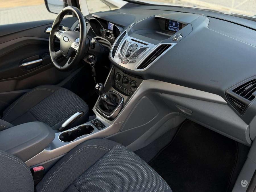 Grey Ford C-Max 2013 in Kretinga, with an engine capacity of 1.00 L and mileage of 191 thousand km for 4750 €, photo 21 on AUTOMOTO.COM.LV