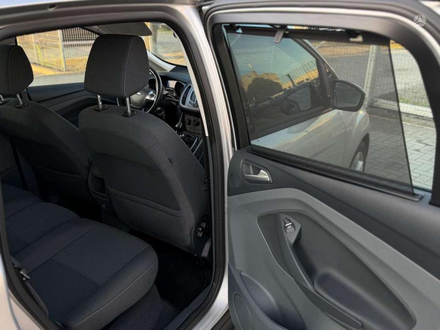 Grey Ford C-Max 2013 in Kretinga, with an engine capacity of 1.00 L and mileage of 191 thousand km for 4750 €, photo 23 on AUTOMOTO.COM.LV