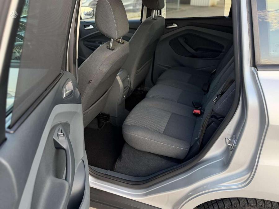 Grey Ford C-Max 2013 in Kretinga, with an engine capacity of 1.00 L and mileage of 191 thousand km for 4750 €, photo 24 on AUTOMOTO.COM.LV