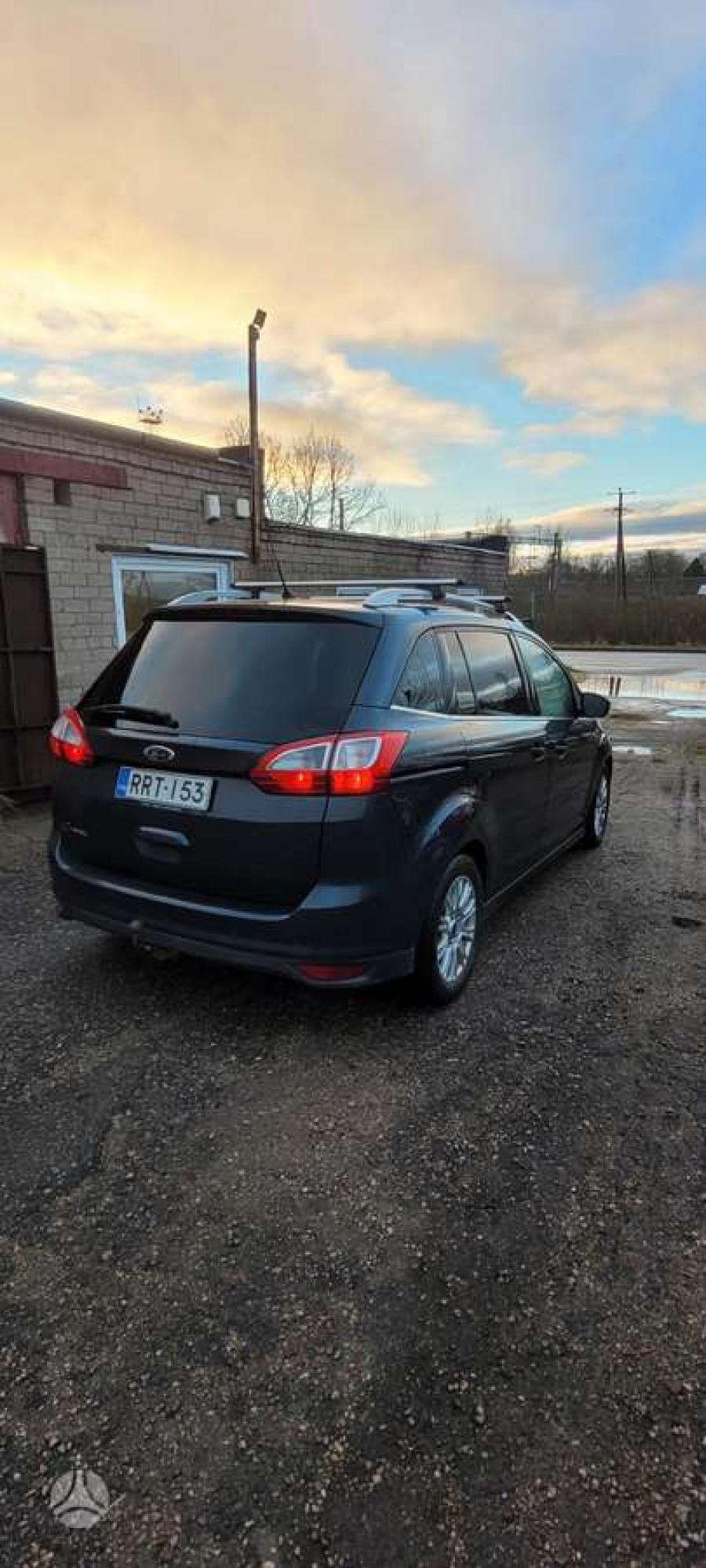 Grey Ford C-Max 2014 in Plunge, with an engine capacity of 1.60 L and mileage of 340 thousand km for 4200 €, photo 5 on AUTOMOTO.COM.LV