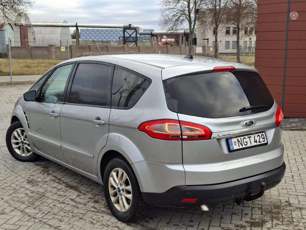 Grey Ford C-Max 2014 in Silute, with an engine capacity of 2.00 L and mileage of 268 thousand km for 4500 €, photo 10 on AUTOMOTO.COM.LV