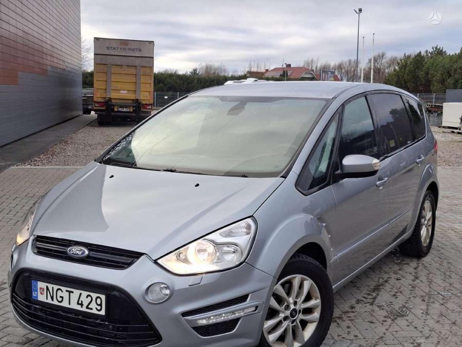 Grey Ford C-Max 2014 in Silute, with an engine capacity of 2.00 L and mileage of 268 thousand km for 4500 €, photo 11 on AUTOMOTO.COM.LV