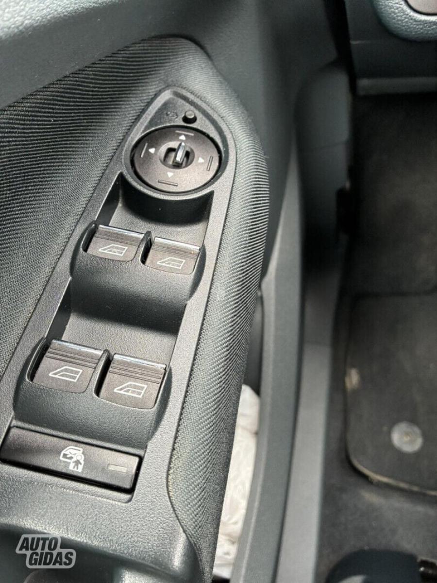 Pelēks Ford C-Max 2014 Šauļi, ar dzinēja tilpumu 2.00 L un nobraukumu 248 tūkst. km par 4450 €, foto 19 vietnē AUTOMOTO.COM.LV