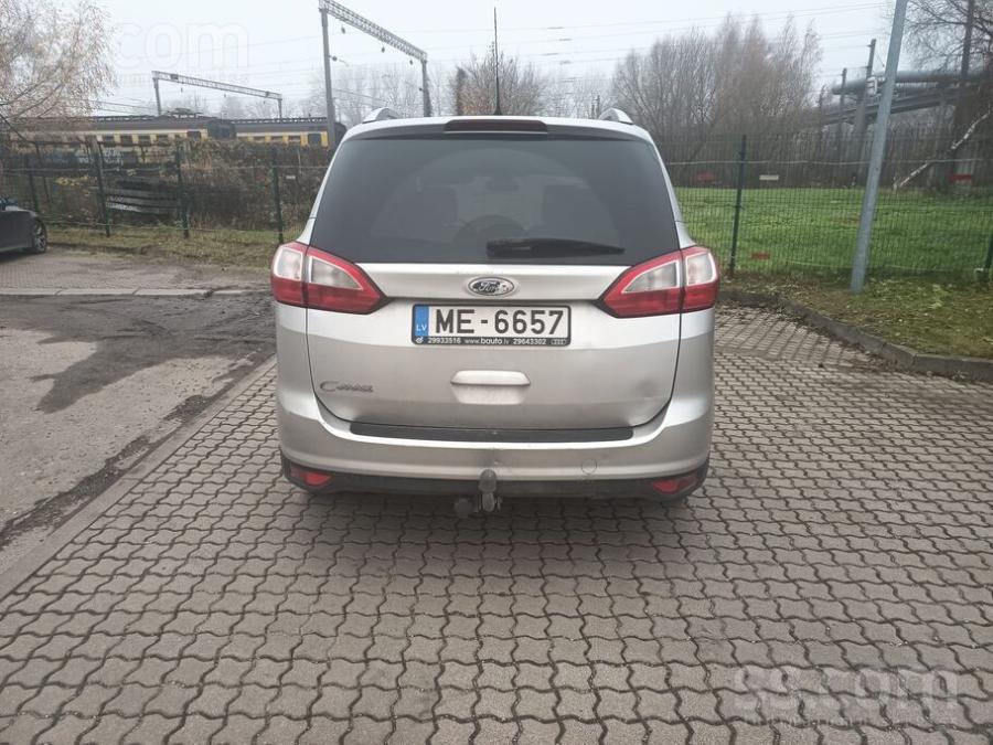 Grey Ford C-Max 2014 in Riga, with an engine capacity of 2.00 L and mileage of 163 thousand km for 4050 €, photo 5 on AUTOMOTO.COM.LV