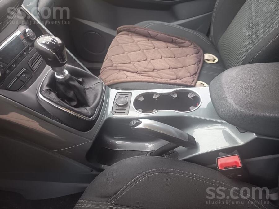 Grey Ford C-Max 2014 in Riga, with an engine capacity of 2.00 L and mileage of 163 thousand km for 4050 €, photo 9 on AUTOMOTO.COM.LV
