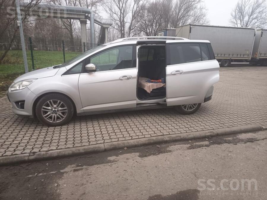 Grey Ford C-Max 2014 in Riga, with an engine capacity of 2.00 L and mileage of 163 thousand km for 4050 €, photo 10 on AUTOMOTO.COM.LV