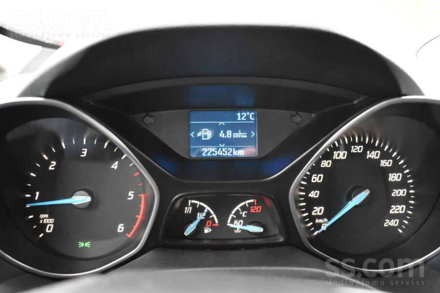 Pelēks Ford C-Max 2014 Kuldīga, ar dzinēja tilpumu 1.60 L un nobraukumu 0 tūkst. km par 5950 €, foto 15 vietnē AUTOMOTO.COM.LV