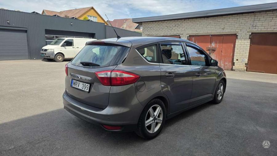 Grey Ford C-Max 2014 in Alytus, with an engine capacity of 2.00 L and mileage of 195 thousand km for 4550 €, photo 7 on AUTOMOTO.COM.LV