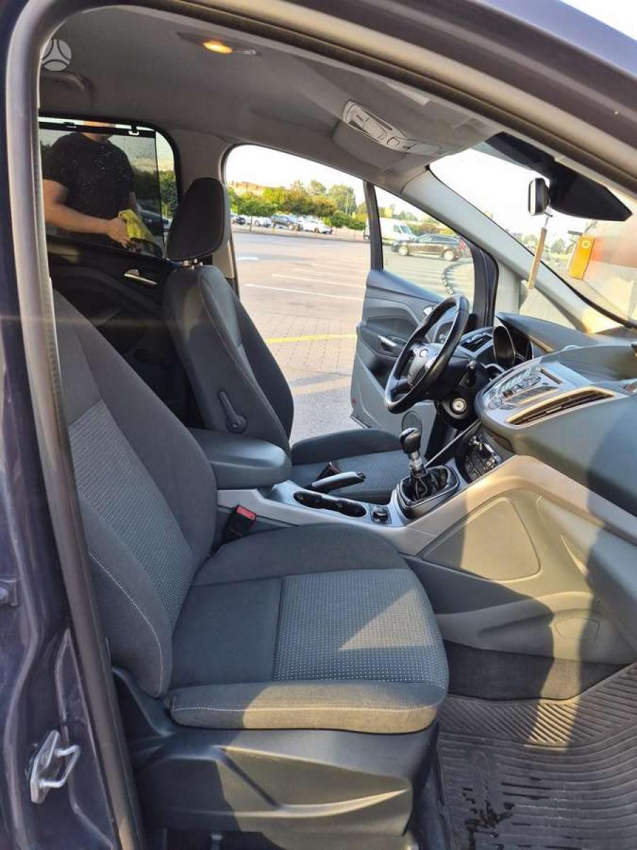 Grey Ford C-Max 2014 in Panevezys, with an engine capacity of 1.00 L and mileage of 210 thousand km for 3000 €, photo 9 on AUTOMOTO.COM.LV