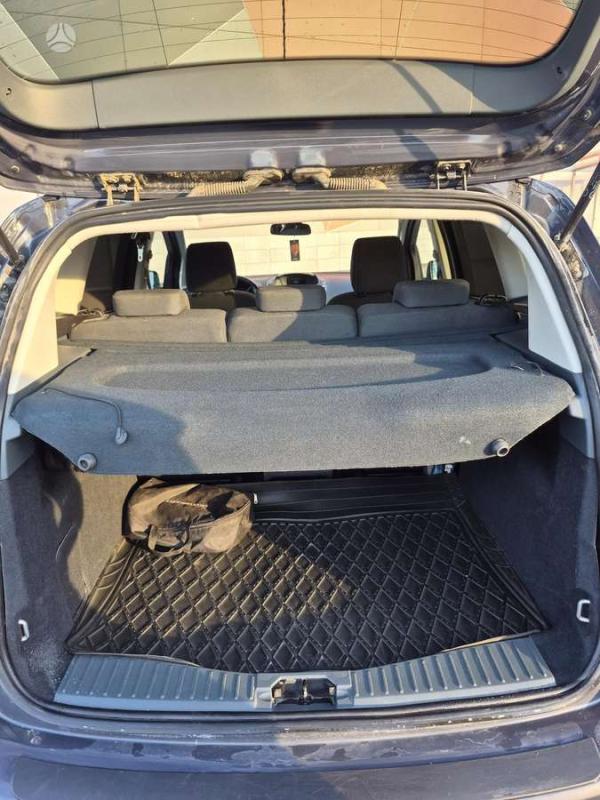 Pelēks Ford C-Max 2014 Panevēža, ar dzinēja tilpumu 1.00 L un nobraukumu 210 tūkst. km par 3000 €, foto 10 vietnē AUTOMOTO.COM.LV