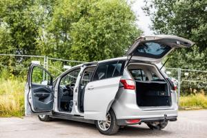 Pelēks Ford C-Max 2014 Rīga, ar dzinēja tilpumu 1.60 L un nobraukumu 358 tūkst. km par 5990 €, foto 10 vietnē AUTOMOTO.COM.LV