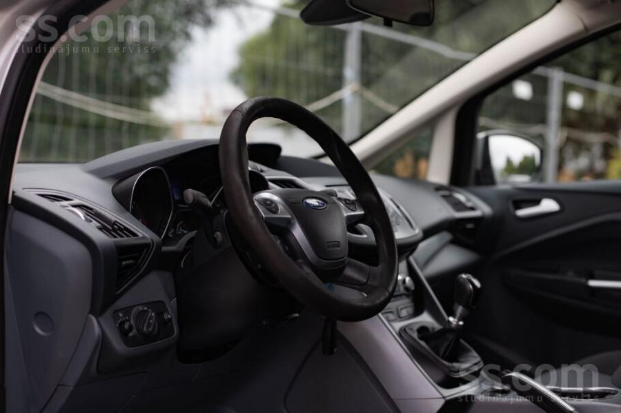 Pelēks Ford C-Max 2014 Rīga, ar dzinēja tilpumu 1.60 L un nobraukumu 358 tūkst. km par 5990 €, foto 13 vietnē AUTOMOTO.COM.LV