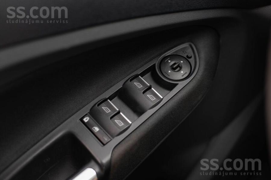 Pelēks Ford C-Max 2014 Rīga, ar dzinēja tilpumu 1.60 L un nobraukumu 358 tūkst. km par 5990 €, foto 14 vietnē AUTOMOTO.COM.LV