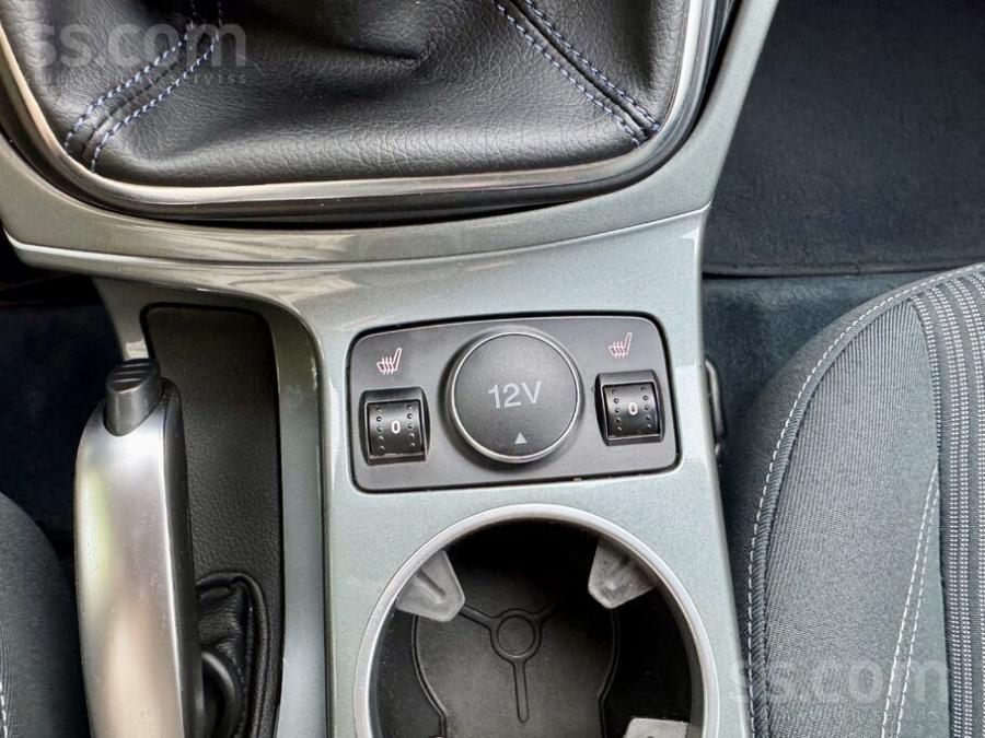 Pelēks Ford C-Max 2014 Rēzekne, ar dzinēja tilpumu 1.60 L un nobraukumu 266 tūkst. km par 6190 €, foto 25 vietnē AUTOMOTO.COM.LV