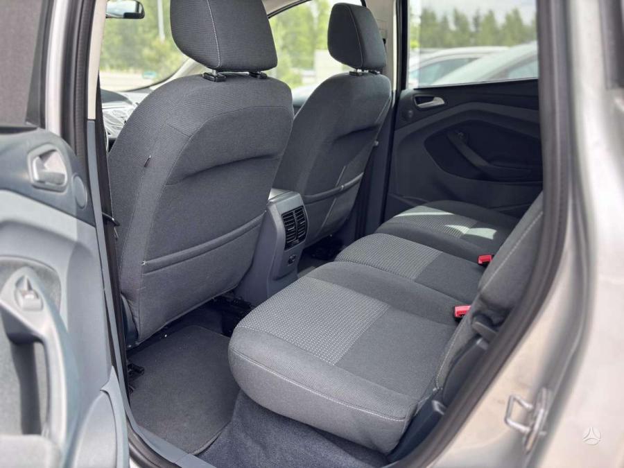 Grey Ford C-Max 2014 in Gargzdai, with an engine capacity of 2.00 L and mileage of 240 thousand km for 4999 €, photo 15 on AUTOMOTO.COM.LV