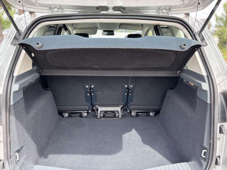 Grey Ford C-Max 2014 in Gargzdai, with an engine capacity of 2.00 L and mileage of 240 thousand km for 4999 €, photo 16 on AUTOMOTO.COM.LV