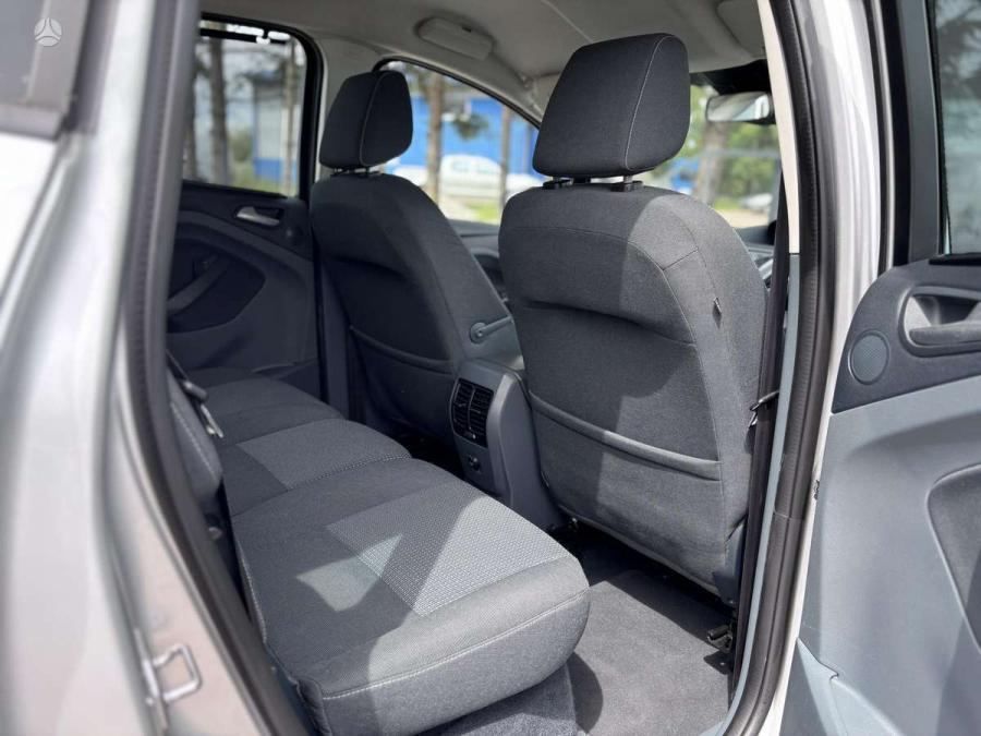 Grey Ford C-Max 2014 in Gargzdai, with an engine capacity of 2.00 L and mileage of 240 thousand km for 4999 €, photo 17 on AUTOMOTO.COM.LV