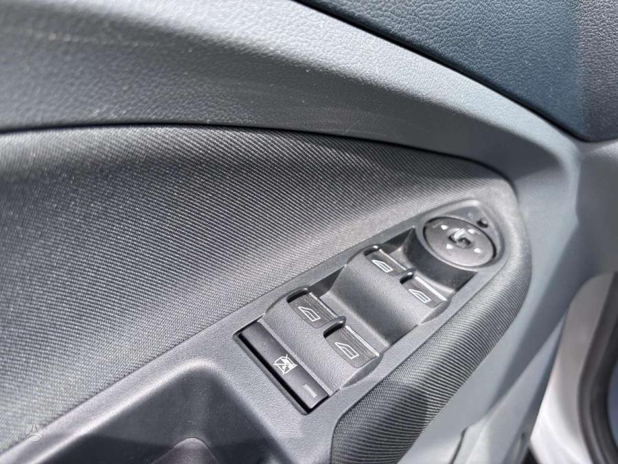 Grey Ford C-Max 2014 in Gargzdai, with an engine capacity of 2.00 L and mileage of 240 thousand km for 4999 €, photo 20 on AUTOMOTO.COM.LV