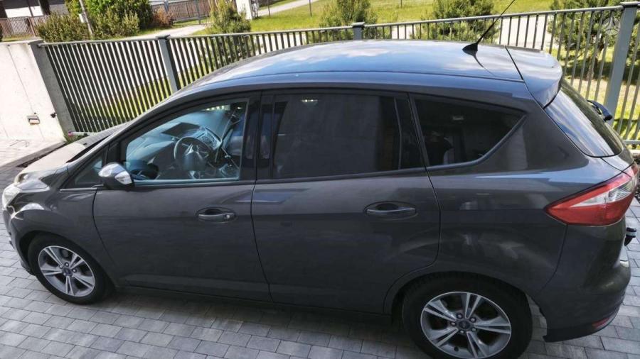 Pelēks Ford C-Max 2015 Šauļi, ar dzinēja tilpumu 1.00 L un nobraukumu 150 tūkst. km par 4490 €, foto 9 vietnē AUTOMOTO.COM.LV