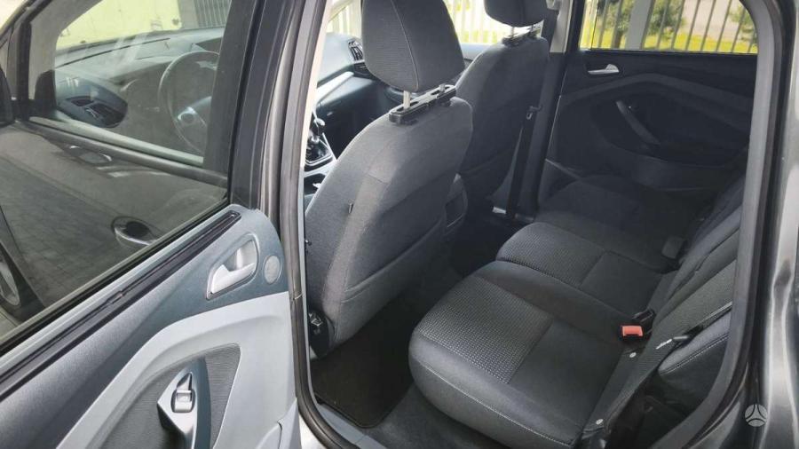 Pelēks Ford C-Max 2015 Šauļi, ar dzinēja tilpumu 1.00 L un nobraukumu 150 tūkst. km par 4490 €, foto 13 vietnē AUTOMOTO.COM.LV