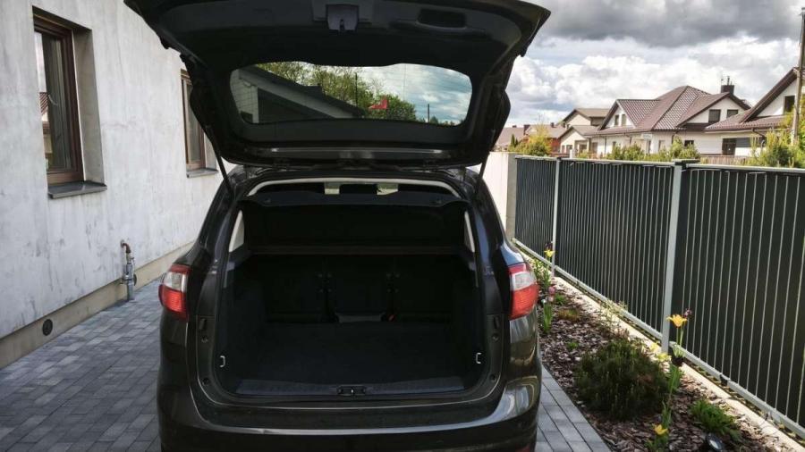 Pelēks Ford C-Max 2015 Šauļi, ar dzinēja tilpumu 1.00 L un nobraukumu 150 tūkst. km par 4490 €, foto 15 vietnē AUTOMOTO.COM.LV