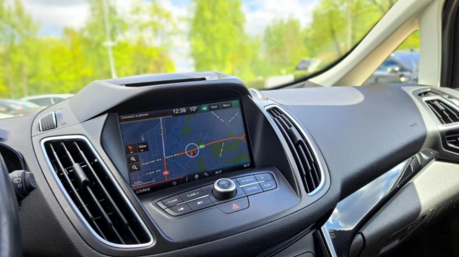 Grey Ford C-Max 2015 in Riga, with an engine capacity of 1.50 L and mileage of 253 thousand km for 6990 €, photo 21 on AUTOMOTO.COM.LV