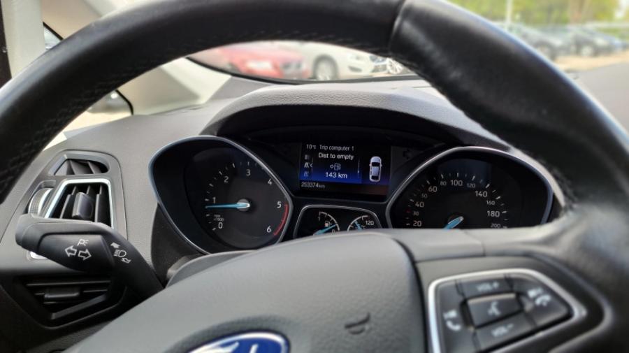 Grey Ford C-Max 2015 in Riga, with an engine capacity of 1.50 L and mileage of 253 thousand km for 6990 €, photo 33 on AUTOMOTO.COM.LV