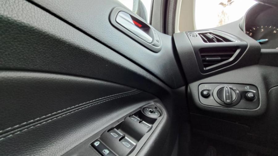 Grey Ford C-Max 2015 in Riga, with an engine capacity of 1.50 L and mileage of 253 thousand km for 6990 €, photo 34 on AUTOMOTO.COM.LV