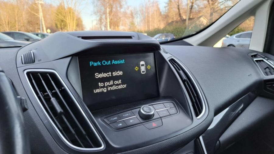 Grey Ford C-Max 2015 in Riga, with an engine capacity of 1.50 L and mileage of 253 thousand km for 6990 €, photo 50 on AUTOMOTO.COM.LV