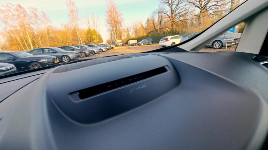 Grey Ford C-Max 2015 in Riga, with an engine capacity of 1.50 L and mileage of 253 thousand km for 6990 €, photo 58 on AUTOMOTO.COM.LV